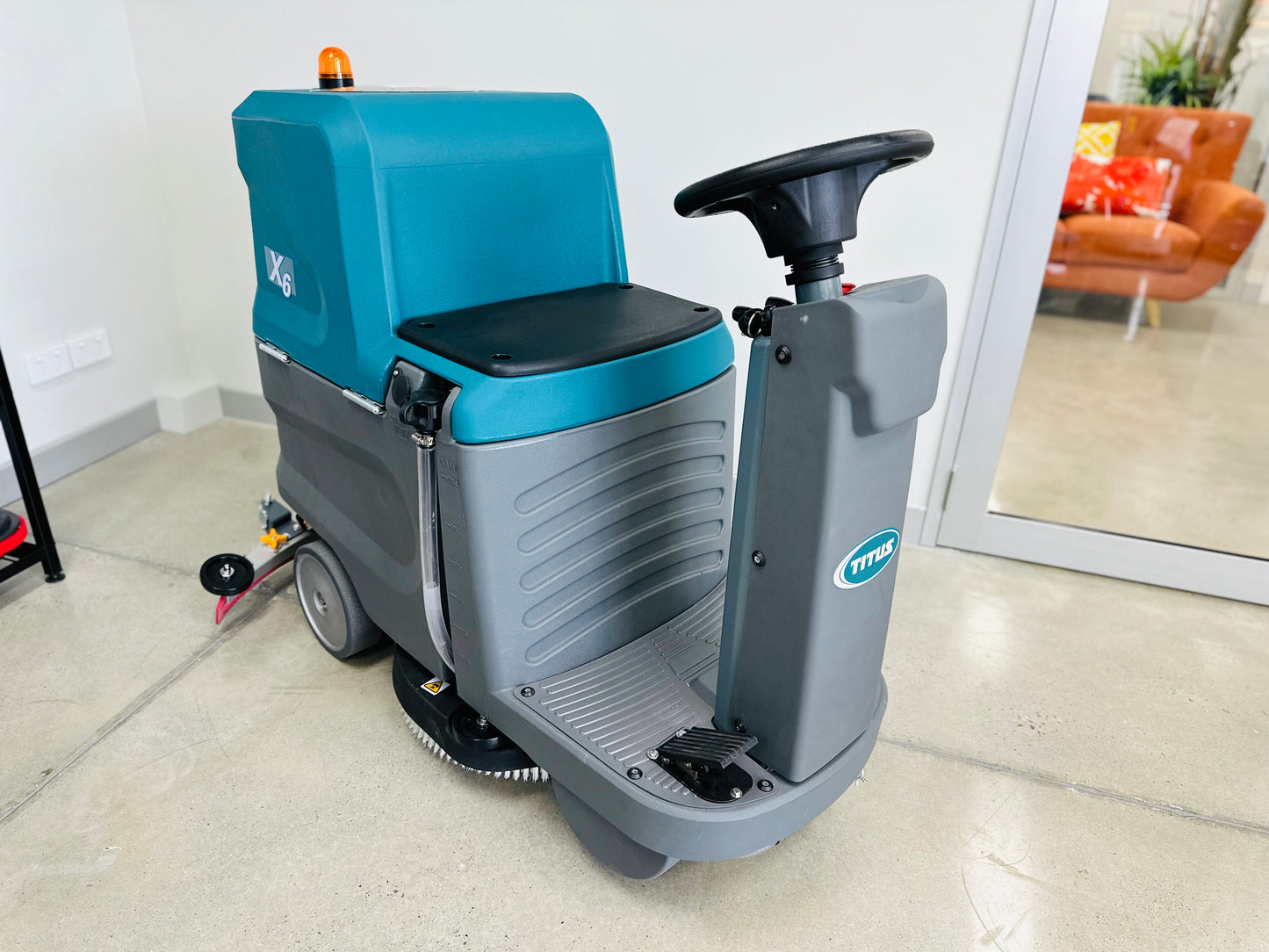 Titus Ride On Scrubber Mini 50cm – TCE Solutions